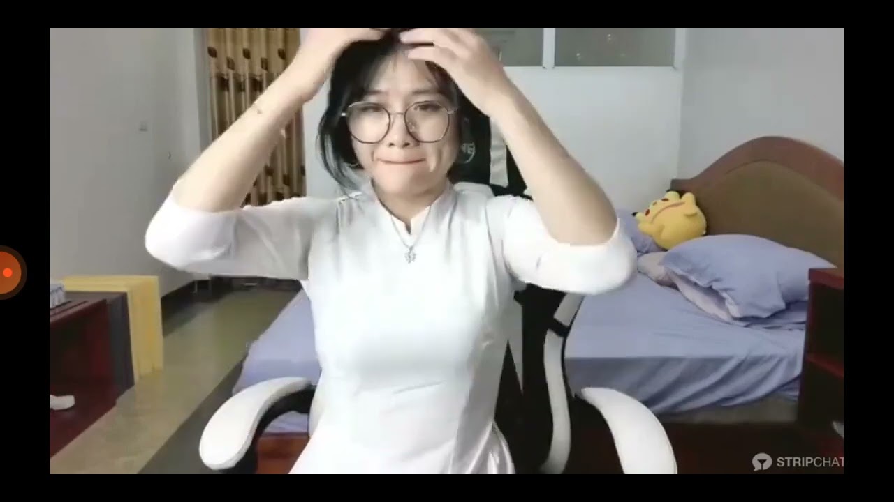 Clip Nữ Sinh Áo Dài Anna Gấu 33 Không Che Có cả Link - YouTube