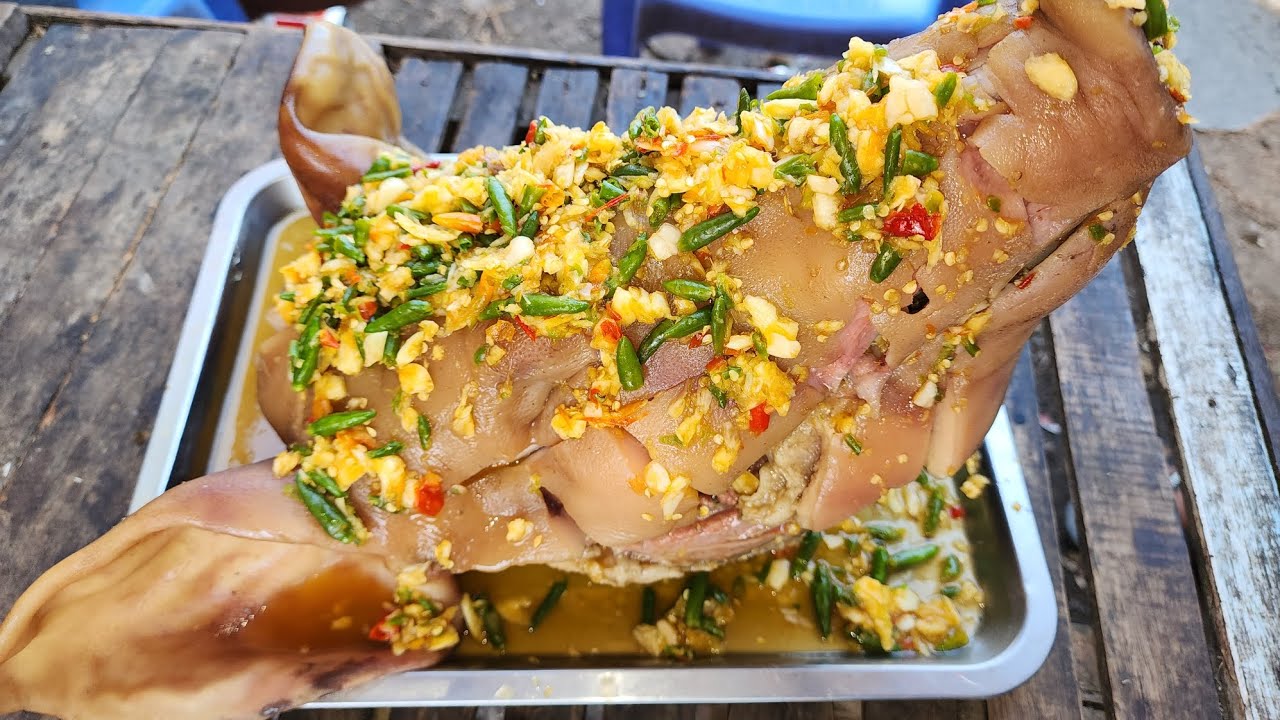 How to boil a pig's head by watering green pepper #food #cooking # ...