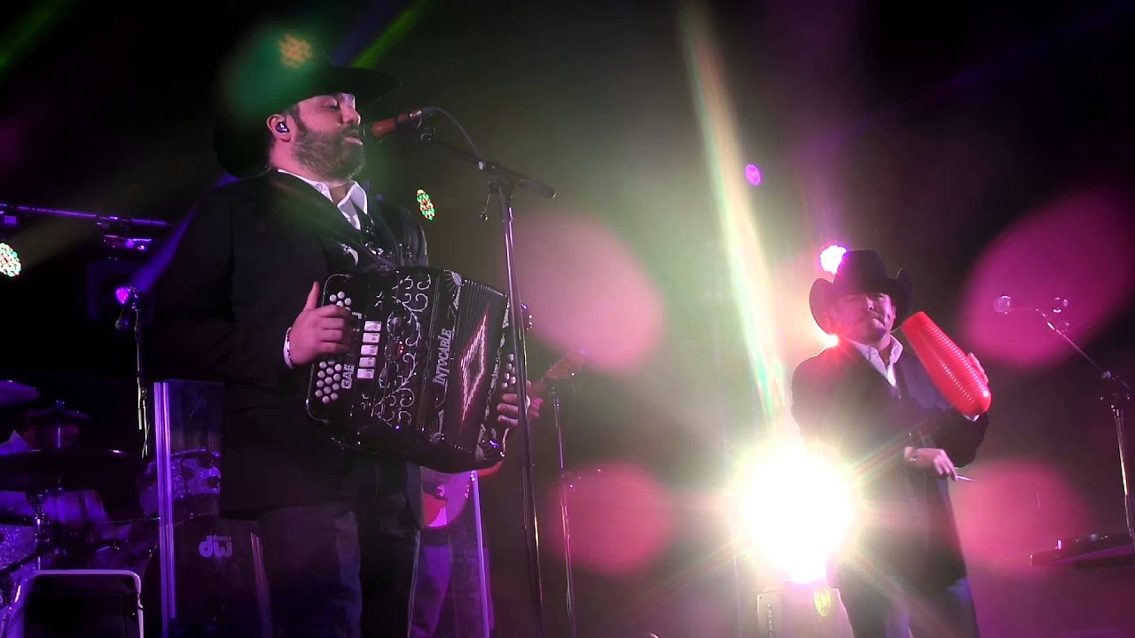 Intocable En Vivo - Llevame Contigo - YouTube