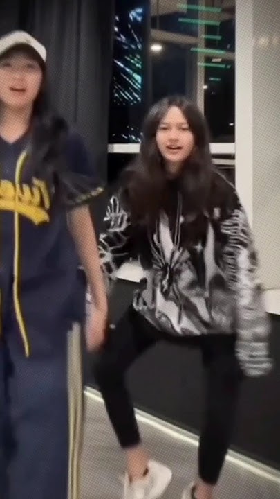 nachia kepencet emote lgi #jkt48 #jkt48newera #nachiajkt48 #ninatutachia - YouTube