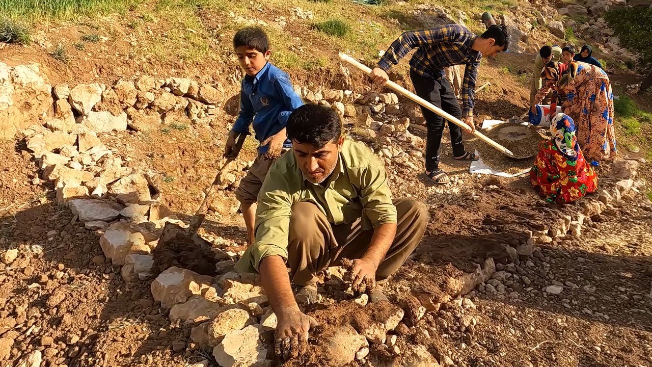 Using natural building material (cob) In the rural construction - YouTube