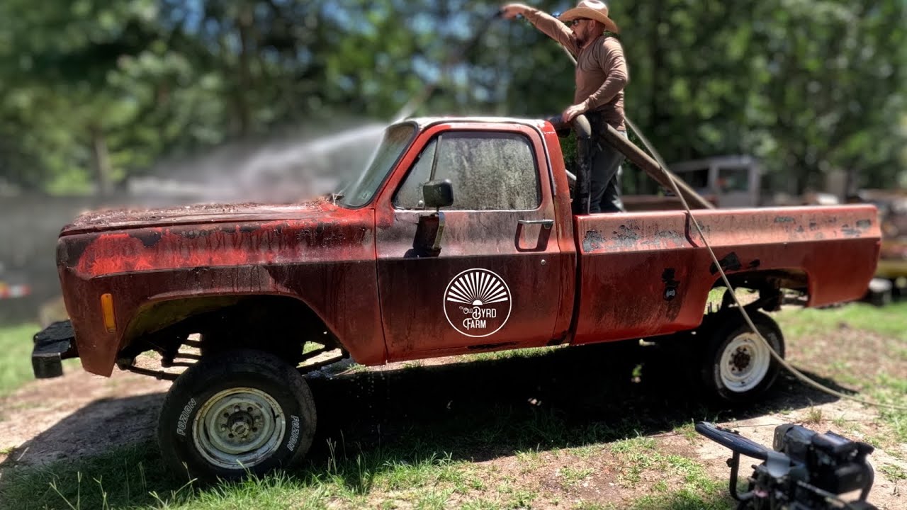 SQUARE BODY CHEVY SAVED From The Scrap Yard! (GMC) FIRST LOOK! Truck ...