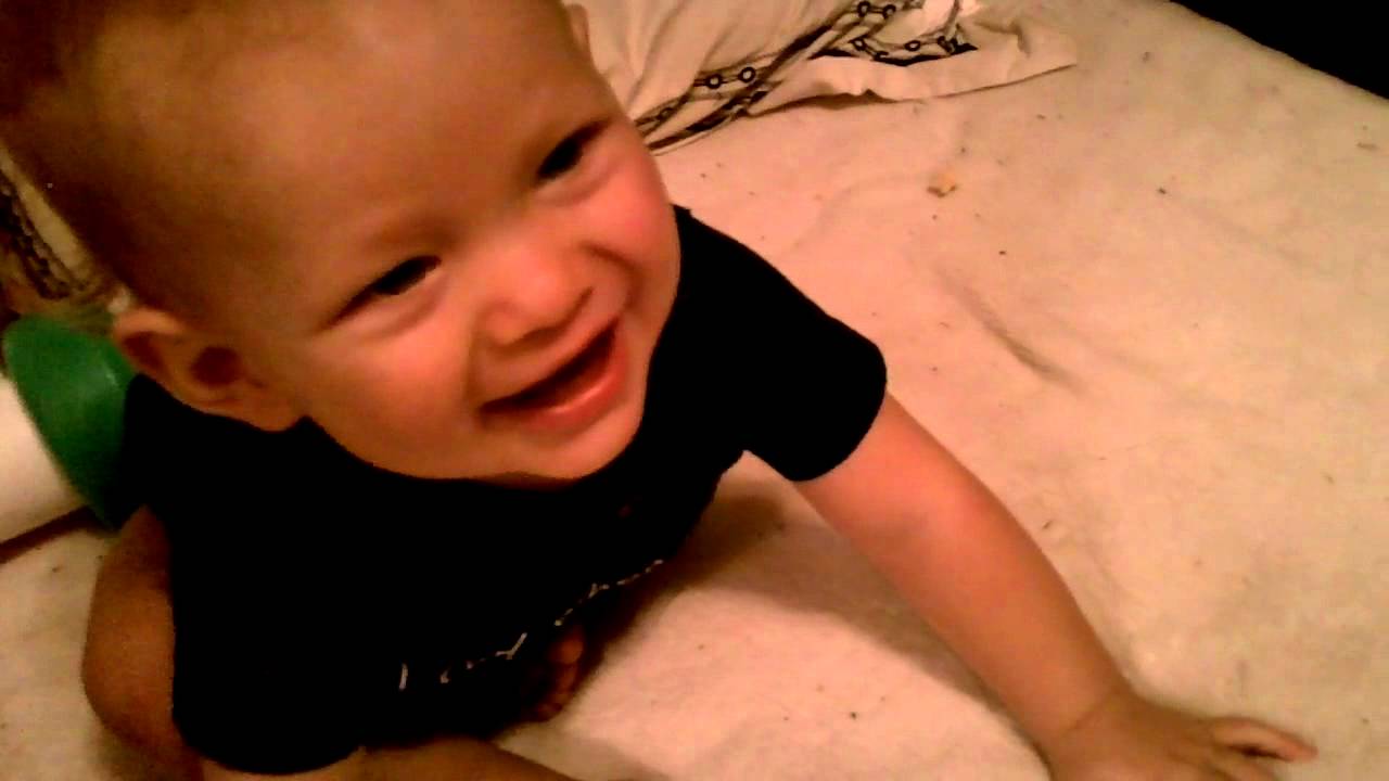 Tiger scares baby Colbie! - YouTube