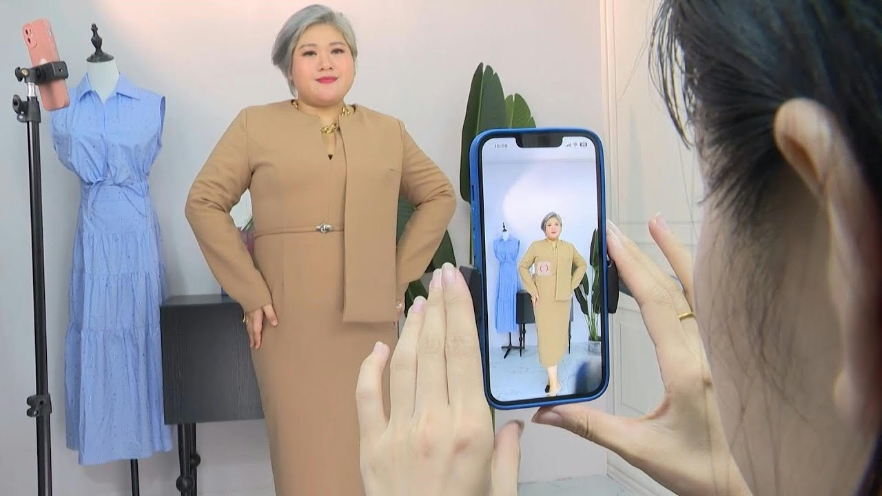 Chinese plus-size influencer spreads body positivity through fashion ...
