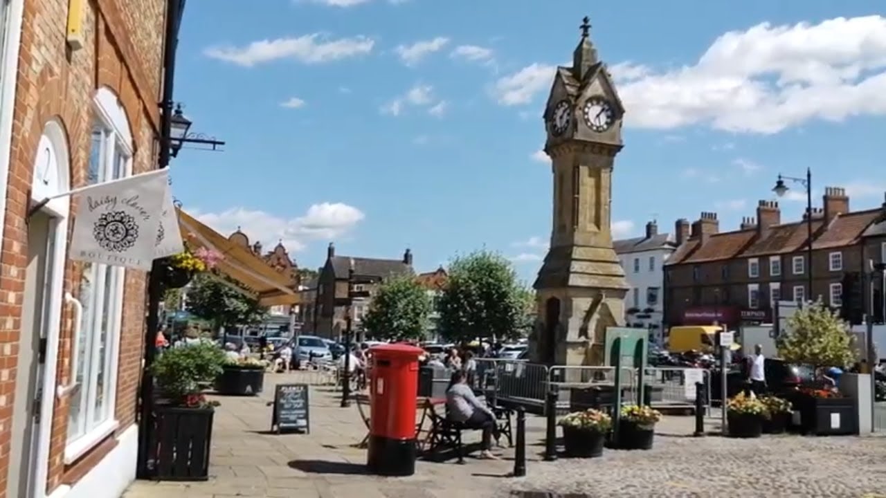 The market day in Thirsk. England. Thirskdə bazar günü. İngiltərə - YouTube