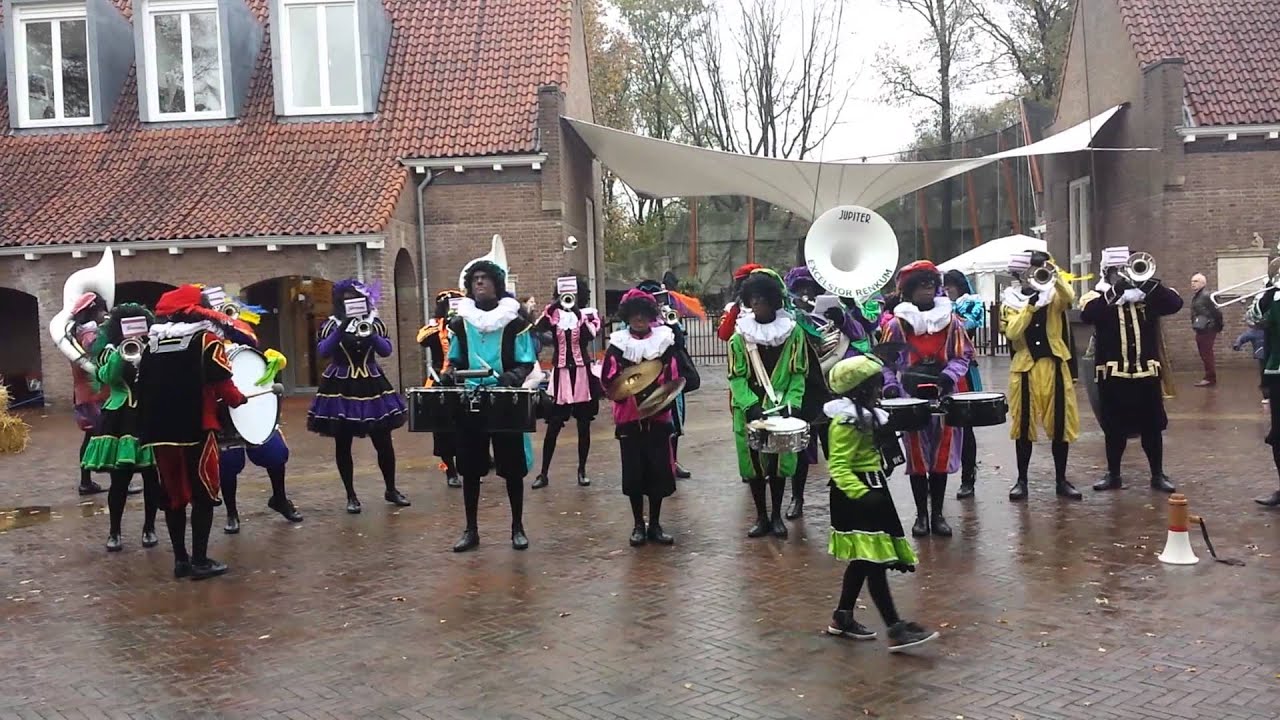 Pietenband Excelsior Renkum in Het park van Sint! - YouTube