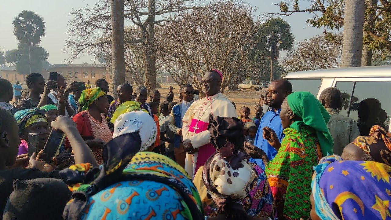 KYUBO: MGR. FULGENCE MUTEBA CÉLÈBRE UNE MESSE DE CONFIRMATION A SAINT ...