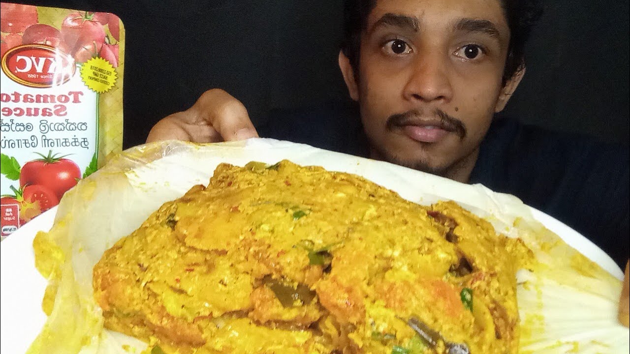 Dolphin kottu eating show Srilanka - YouTube