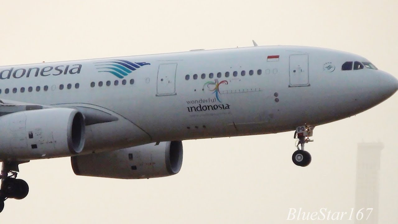 Garuda Indonesia Airlines Airbus A330-200 (PK-GPQ) landing at KIX/RJBB ...
