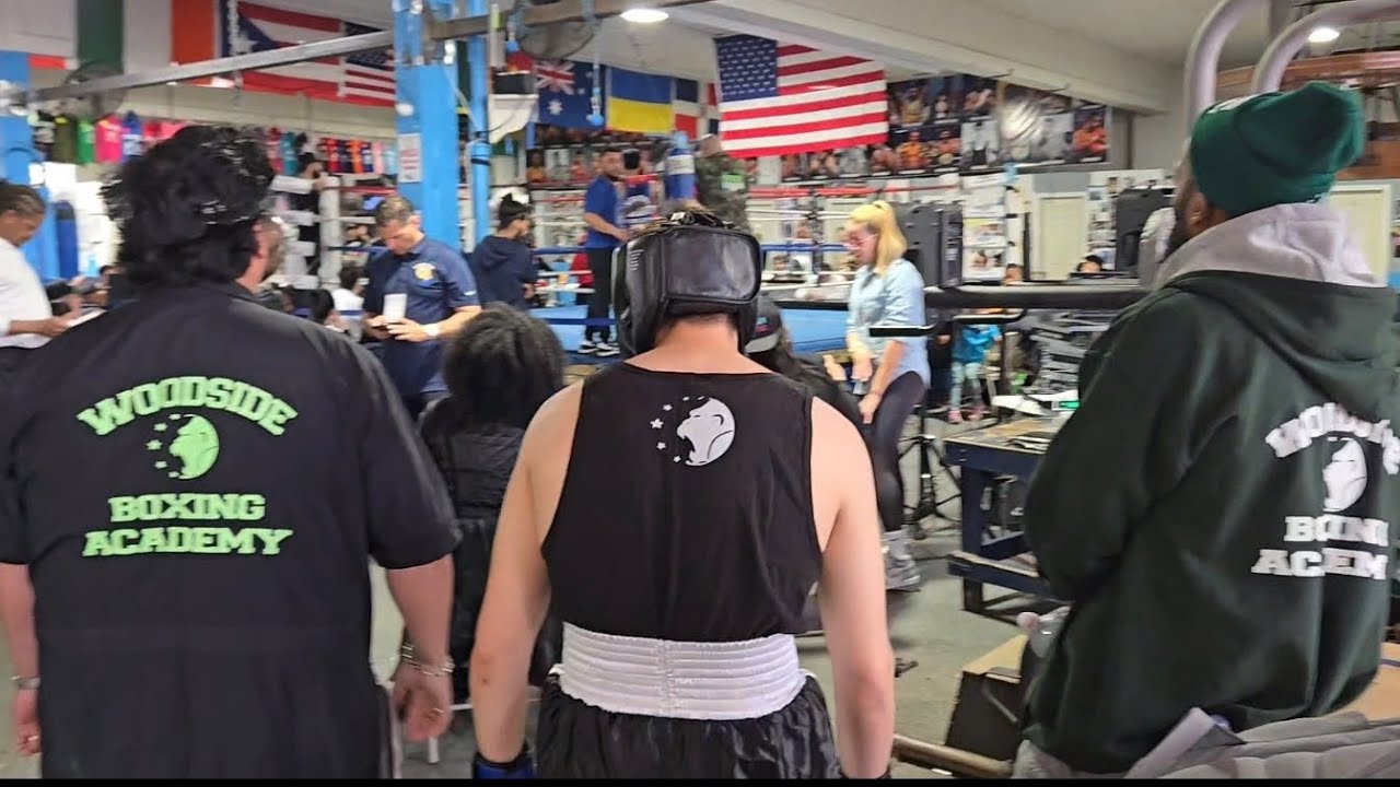 Woodside Boxing at John's Gym - YouTube