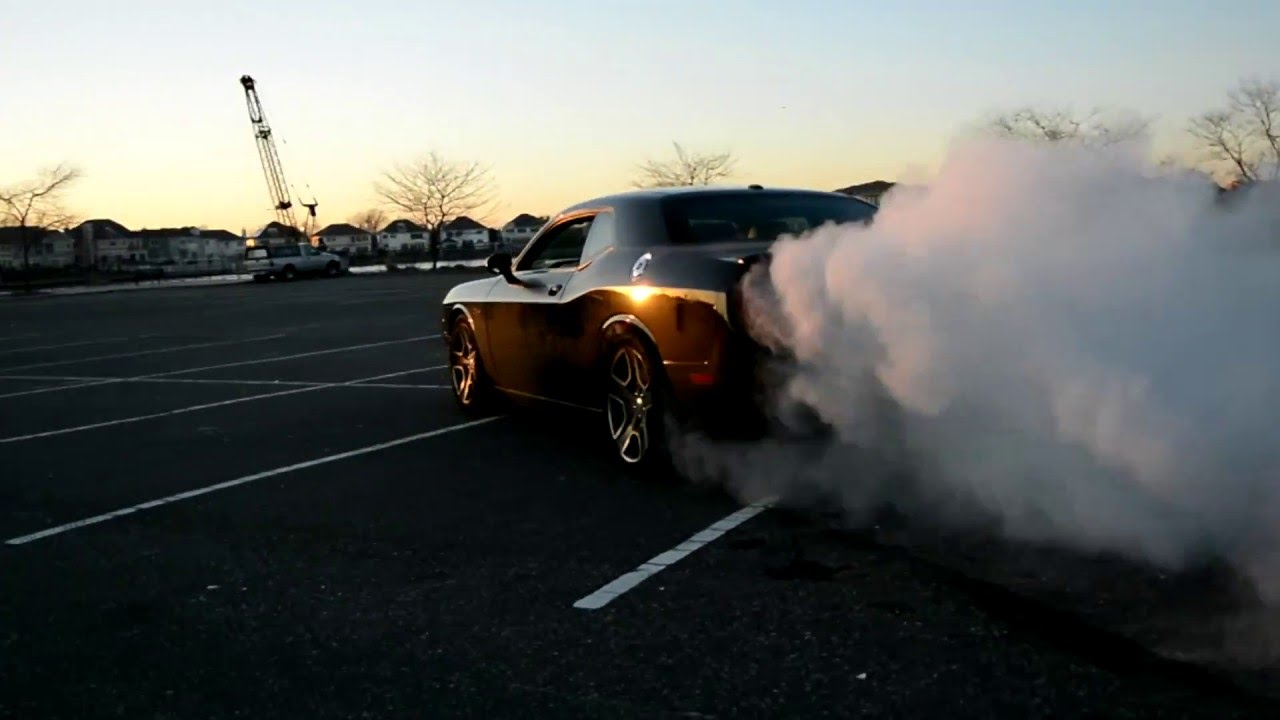 2012 Dodge Challenger RT Burnout - YouTube