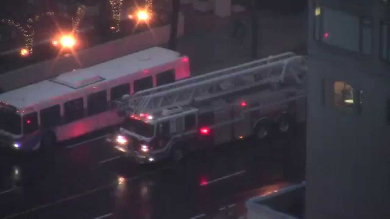Vancouver Fire Engine 7 & Ladder 7 Responding - YouTube