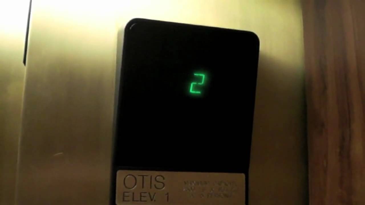 Otis Hydraulic Elevator at Holiday Inn Hotel Wilmington, Ohio (Express ...