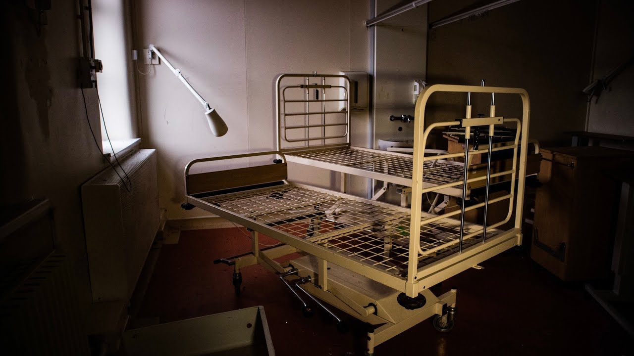 Exploring Abandoned Clitheroe Hospital in the Snow - Urbex Lost Places ...