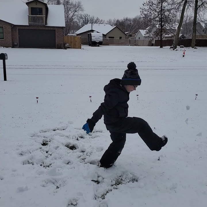 It's snowing outside! - YouTube