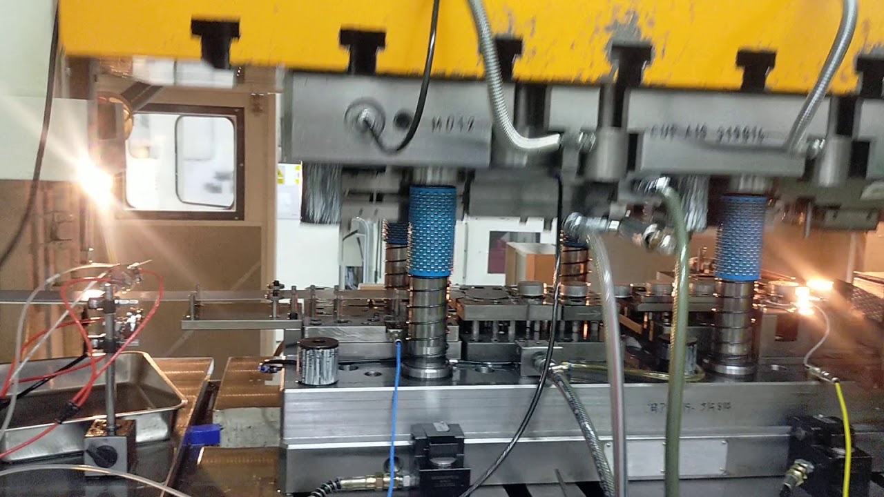 Press Machine Aida 1600 - YouTube