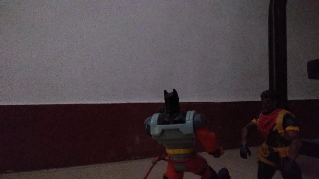 BISHOP VS BATMAN STOPMOTION - YouTube