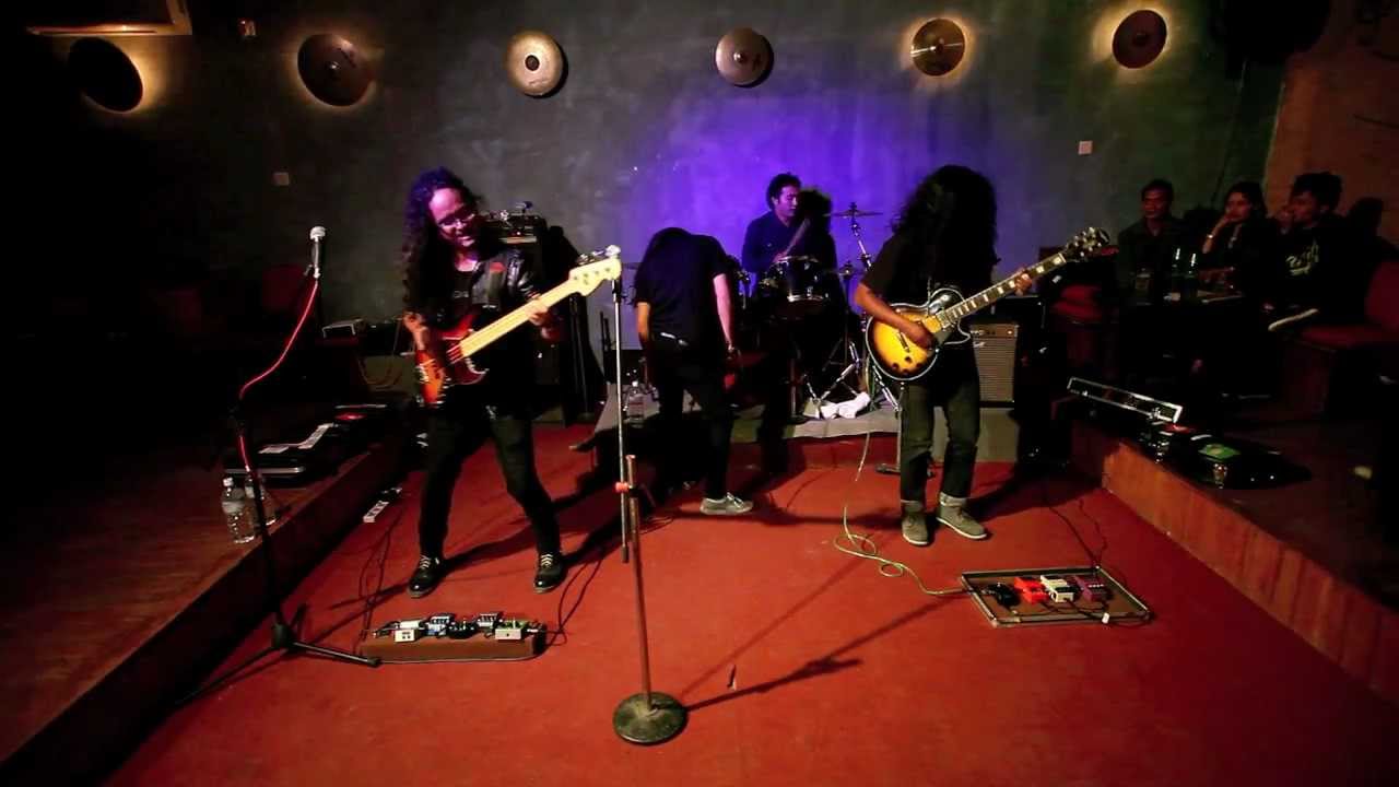 'बुद्ध नेपालको'- The Shadows 'Nepal' Live @ Moksh - YouTube