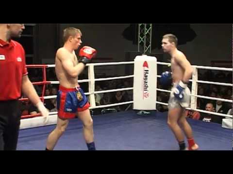 Ilja Miknievitch vs. Erik Cyprich - Jesenice 18.12.2010