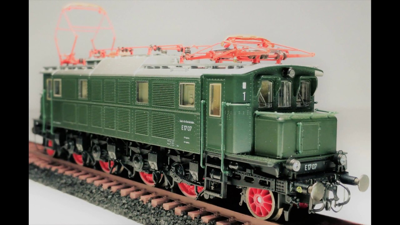 Baureihe E17 Roco 43717 (BR E17 07 DB) im Detail H0 - YouTube