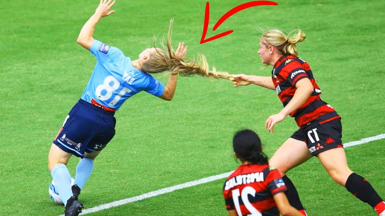 😂 Don't Laugh, If You Can 😂 The Funniest Moments Of Women's Football ...