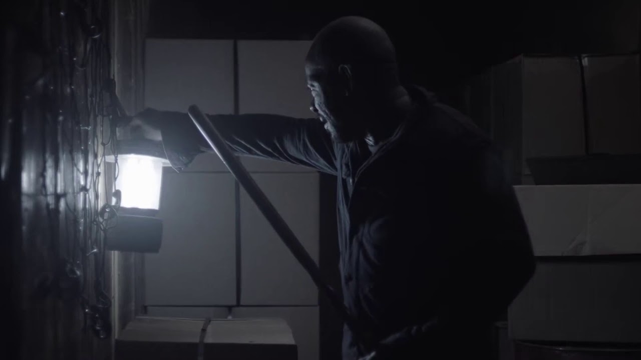 Fear The Walking Dead S4E11 - Morgan finds the truck full of supplies ...