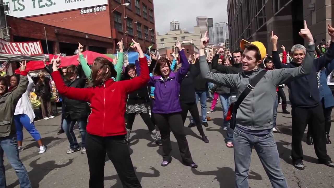 Glee Flash Mob 2013 - Seattle - Sneak Preview - YouTube
