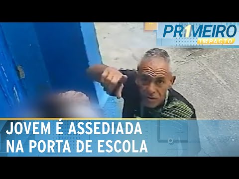 Homem é flagrado assediando adolescente em porta de escola | Primeiro Impacto (10/11/23)