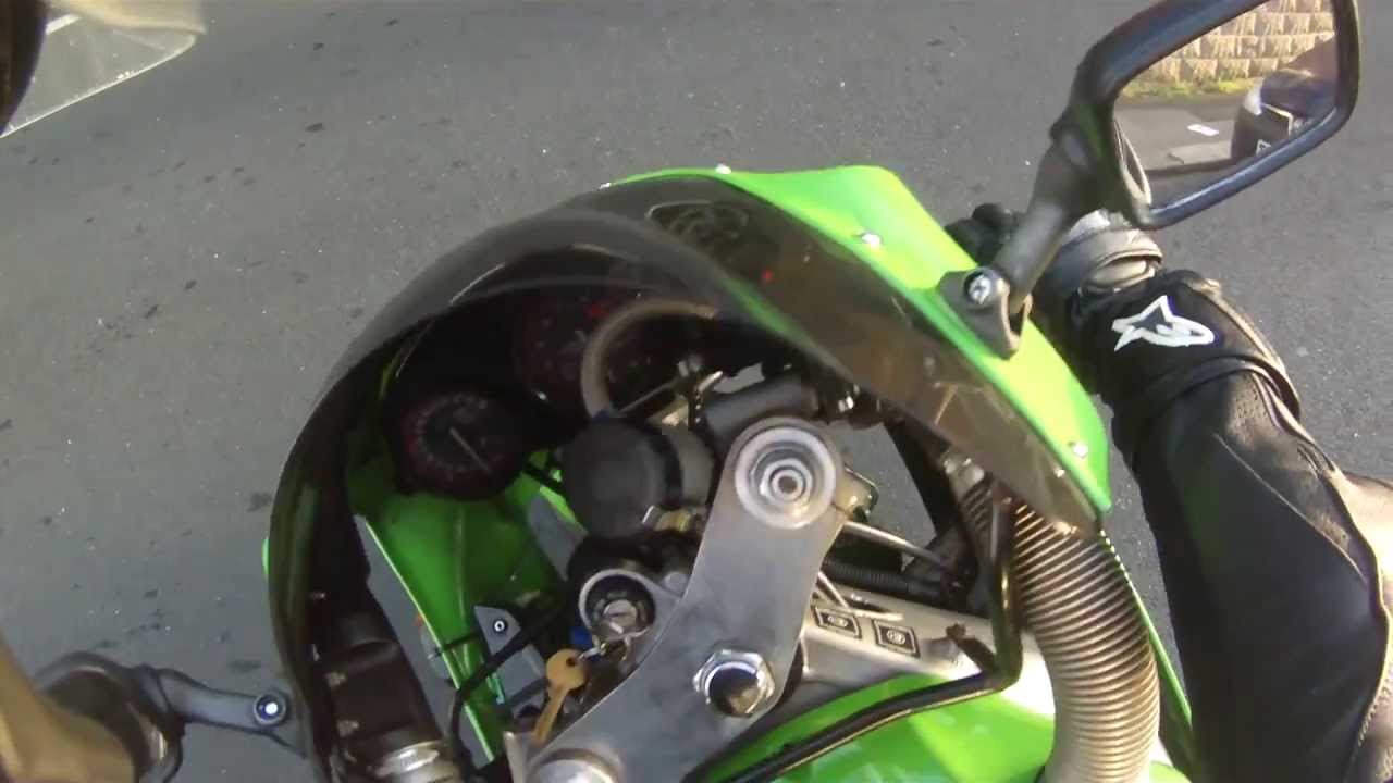 Motorcycle Brake Disc Lock Fail ZXR400 - YouTube