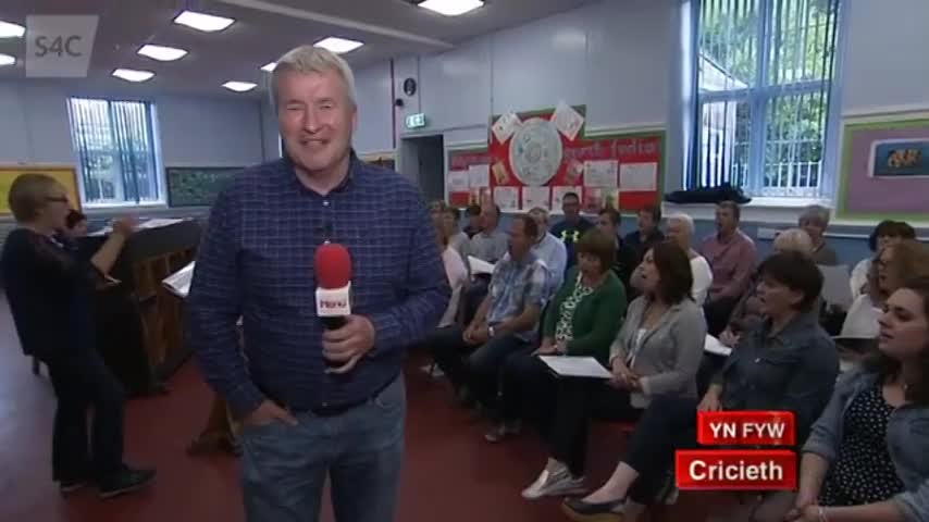 Côr Eifionydd yn dathlu 30 mlynedd - YouTube