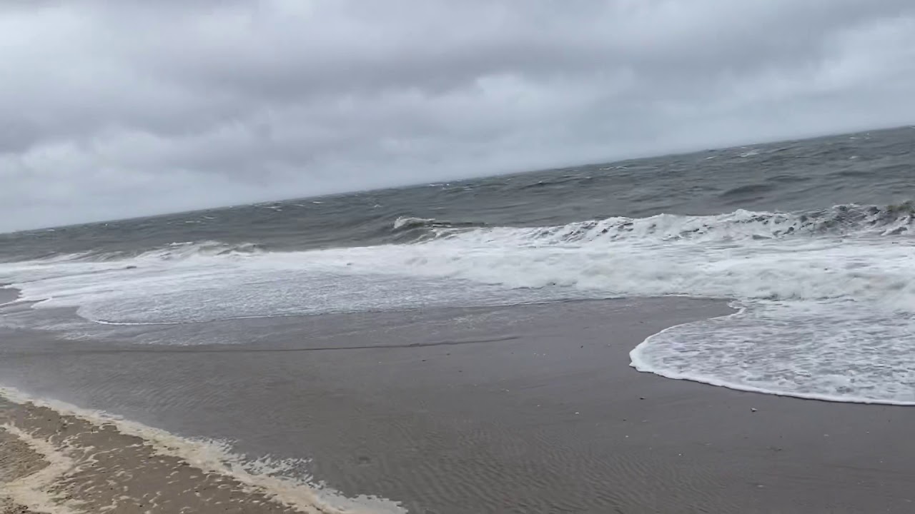 Very big waves/rough seas on the Long Island sound! - YouTube