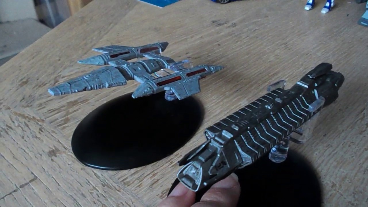 Video Review: Tamarian Deep Space Cruiser And Axanar Cargo Ship - YouTube