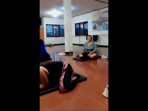 STW SUPER BUNDA LATIHAN SENAM KAGEL 01