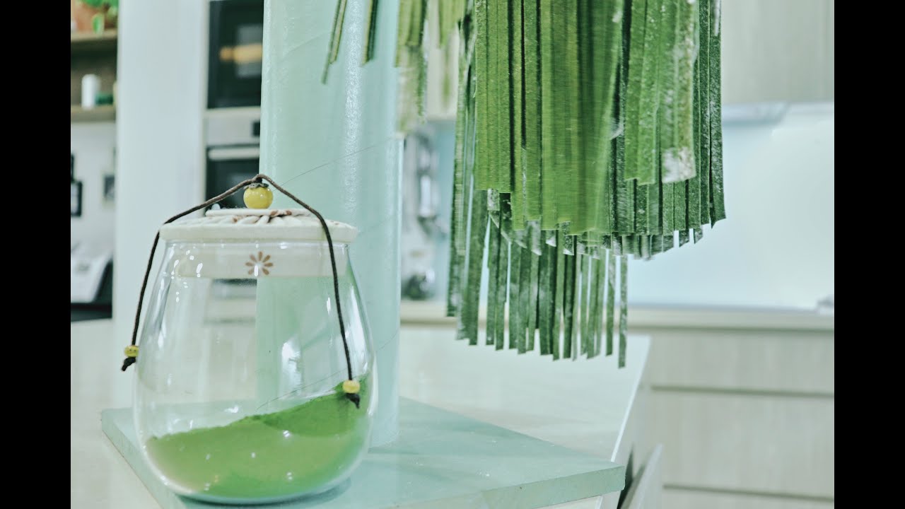 Making moringa pasta from fresh moringa leaves / Làm sợi mì ý bột chùm ...