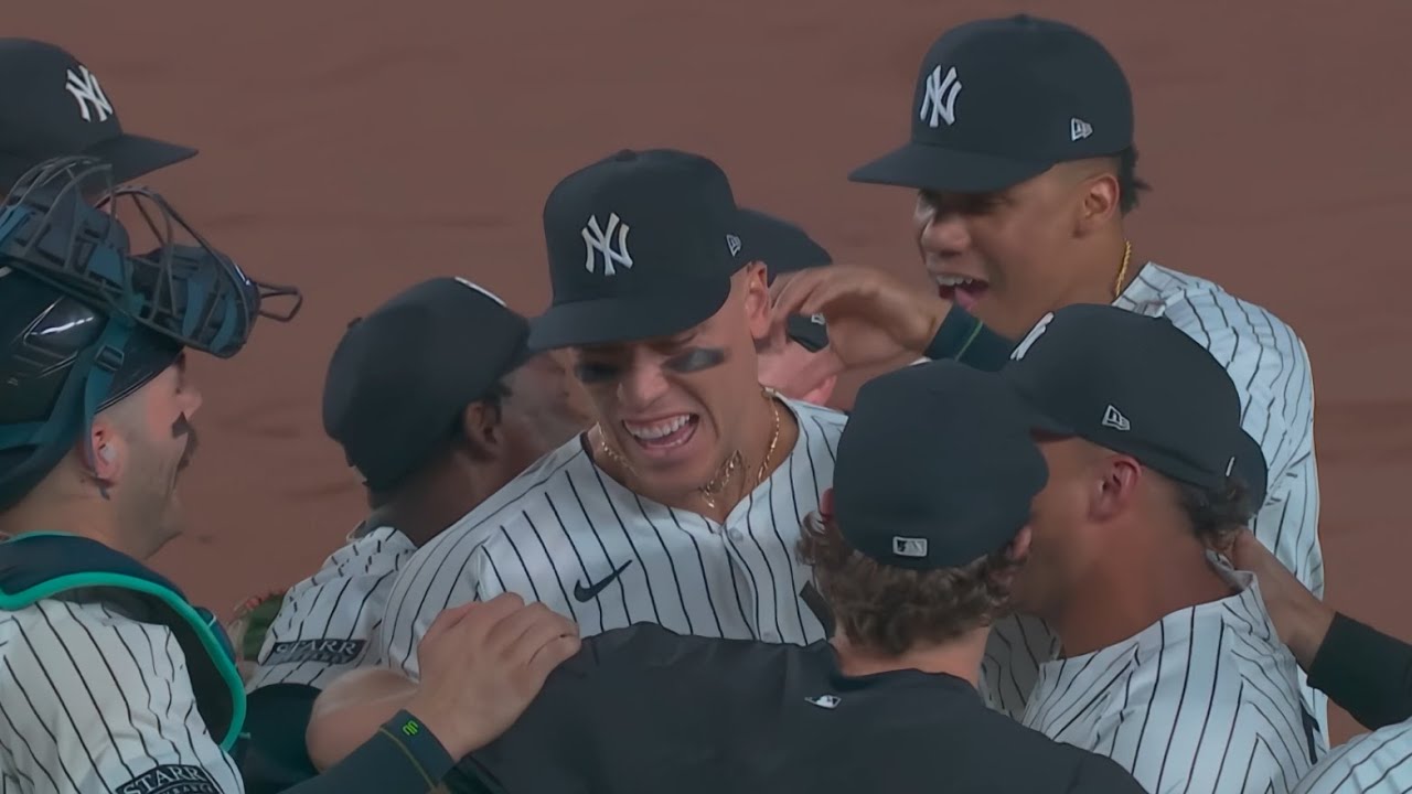 Yankees Celebrate after Beating the Orioles to Win the Division! - YouTube