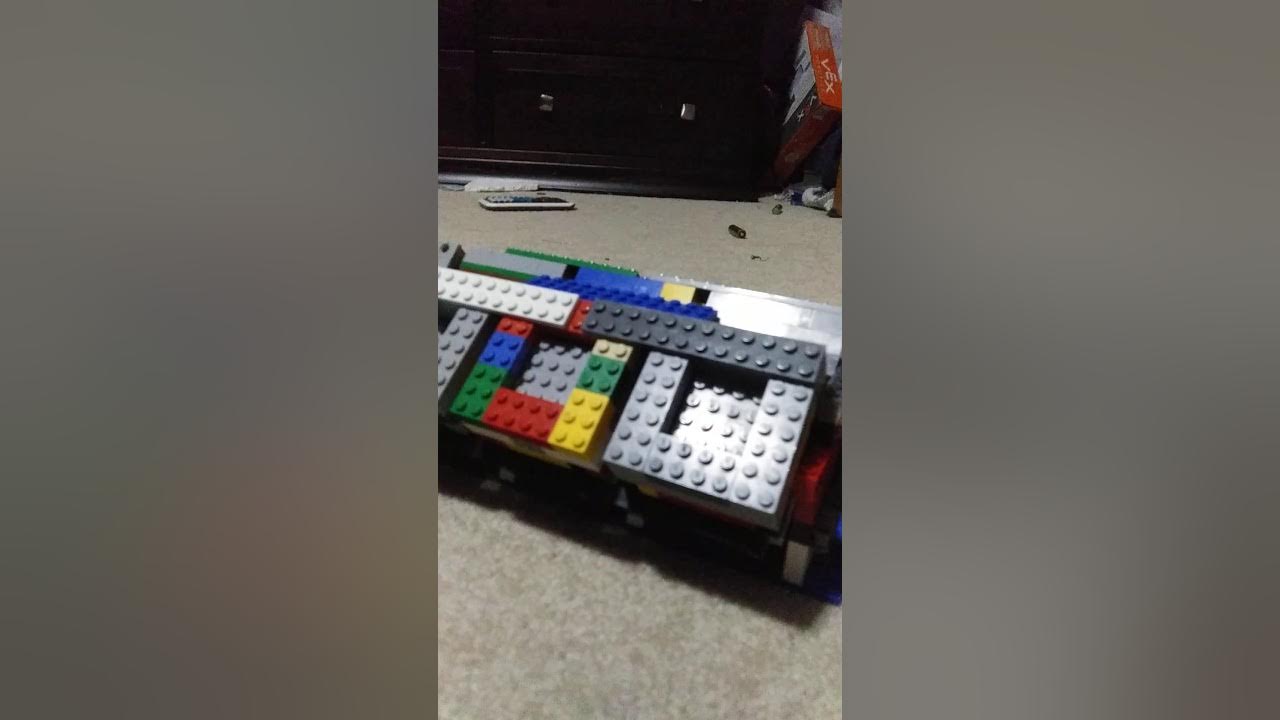 Lego V8 engine - YouTube