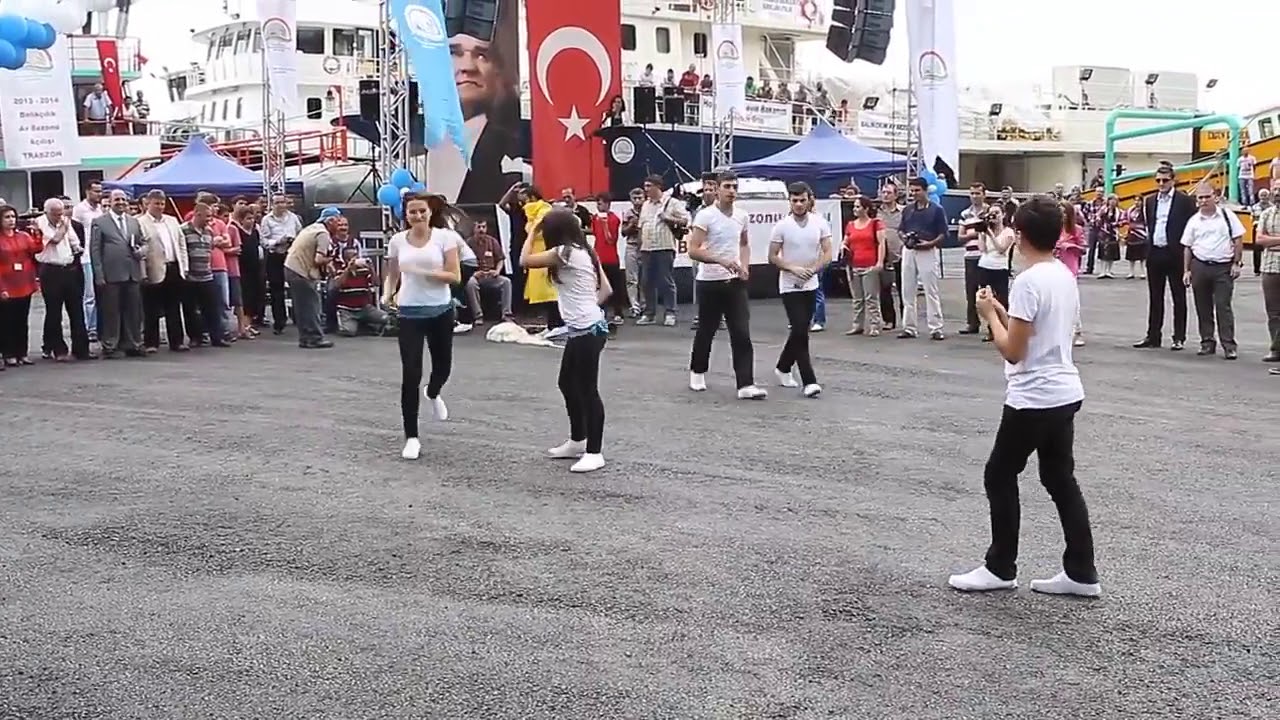 Turkish dancing - YouTube