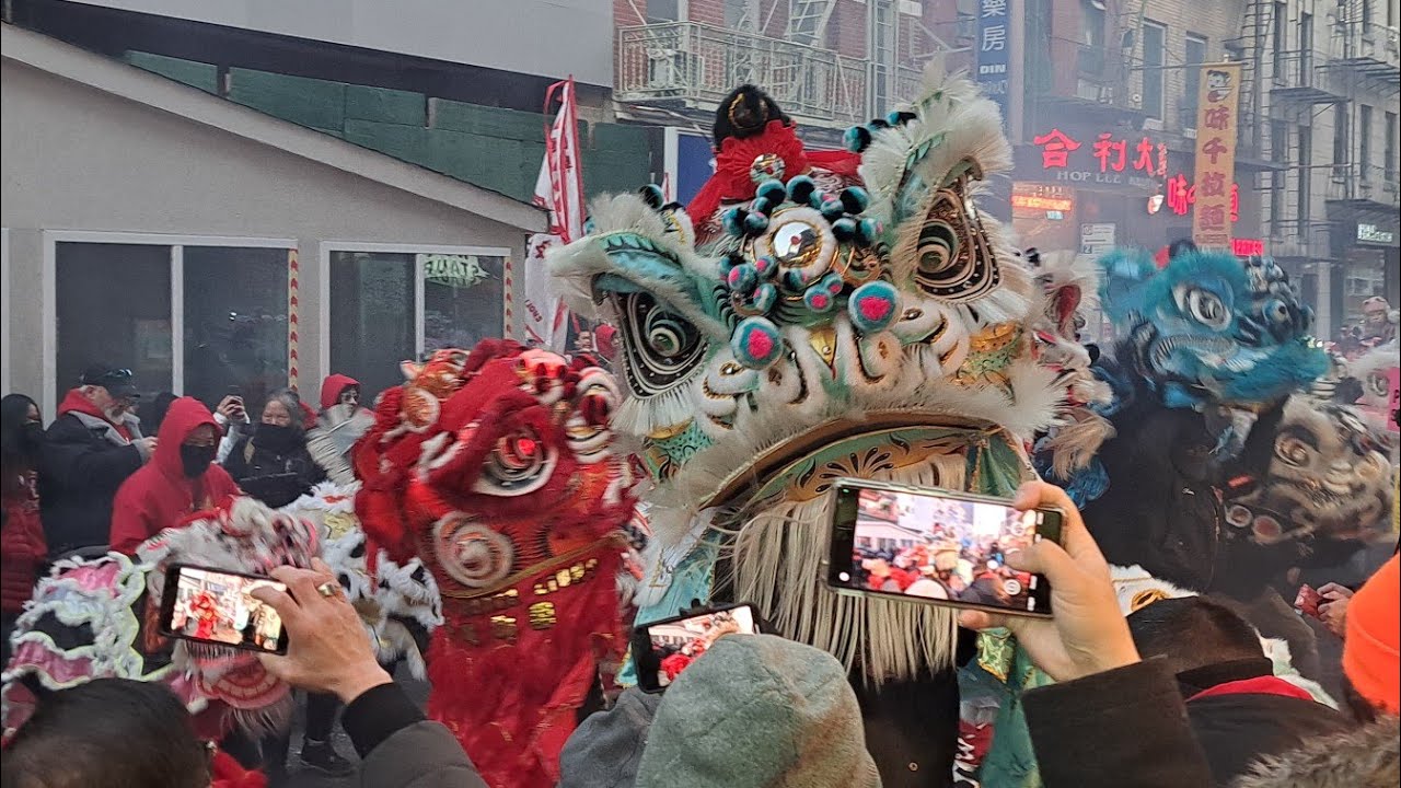 哇！ 十獅齊驅! 最精彩;不容錯過的醒獅表演. Ten lions driving together! The most exciting ...
