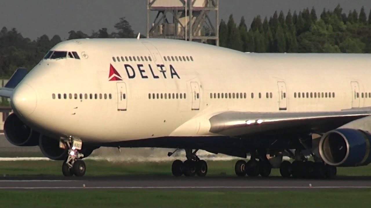 Delta Air Lines Boeing 747-400 N663US Landing at NRT 34R - YouTube