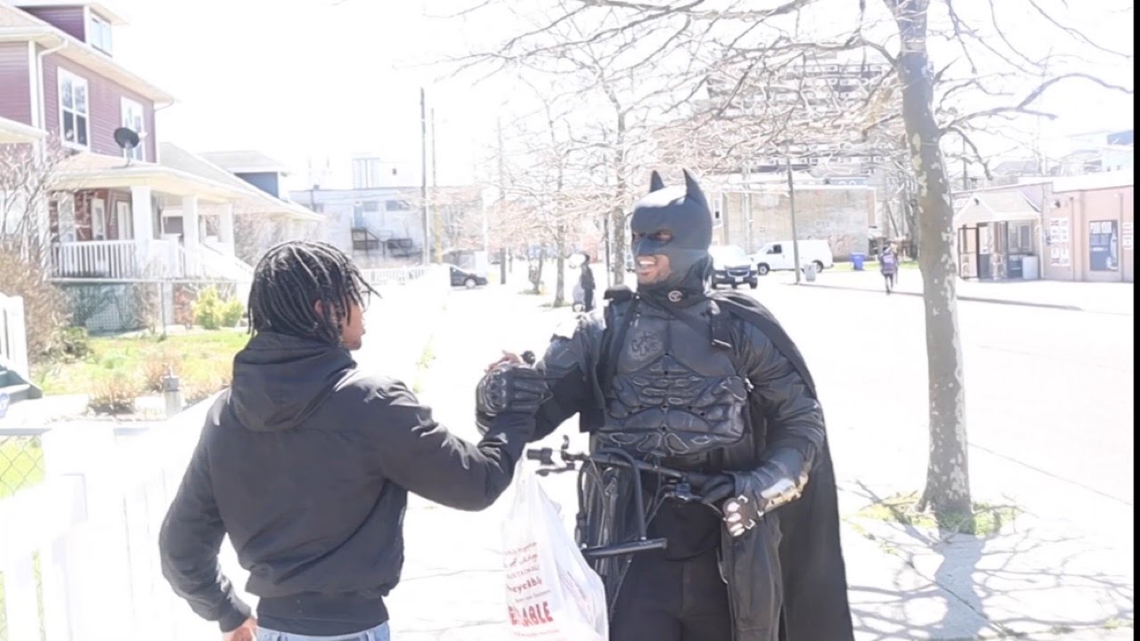 VLOG#6 I bumped into Ac batman - YouTube