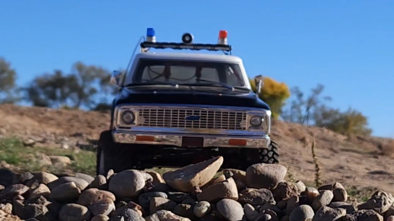 The Rc Sheriff Suburban conversion from Axial Basecamp! - YouTube