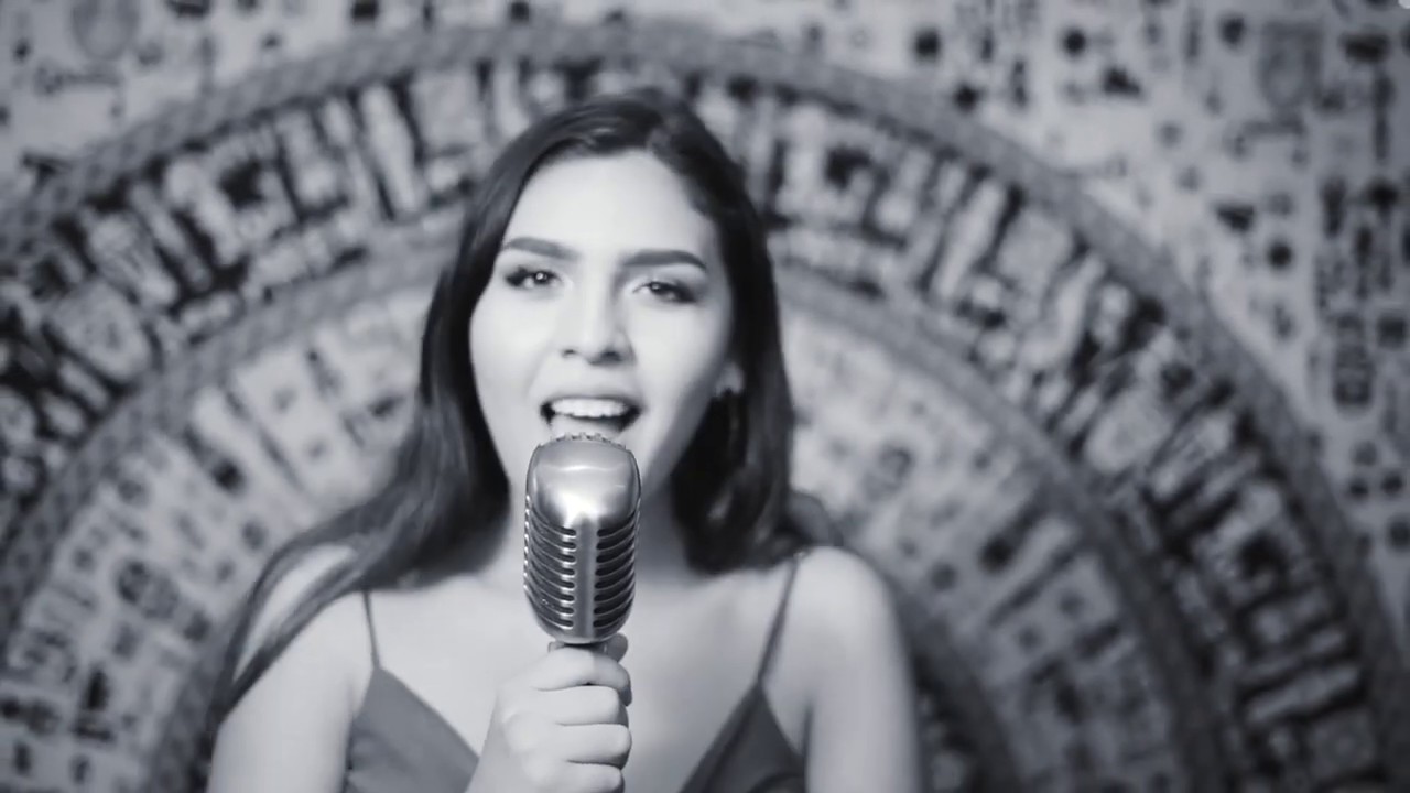 LA FUENTE DEL AMOR - URSULA - YouTube