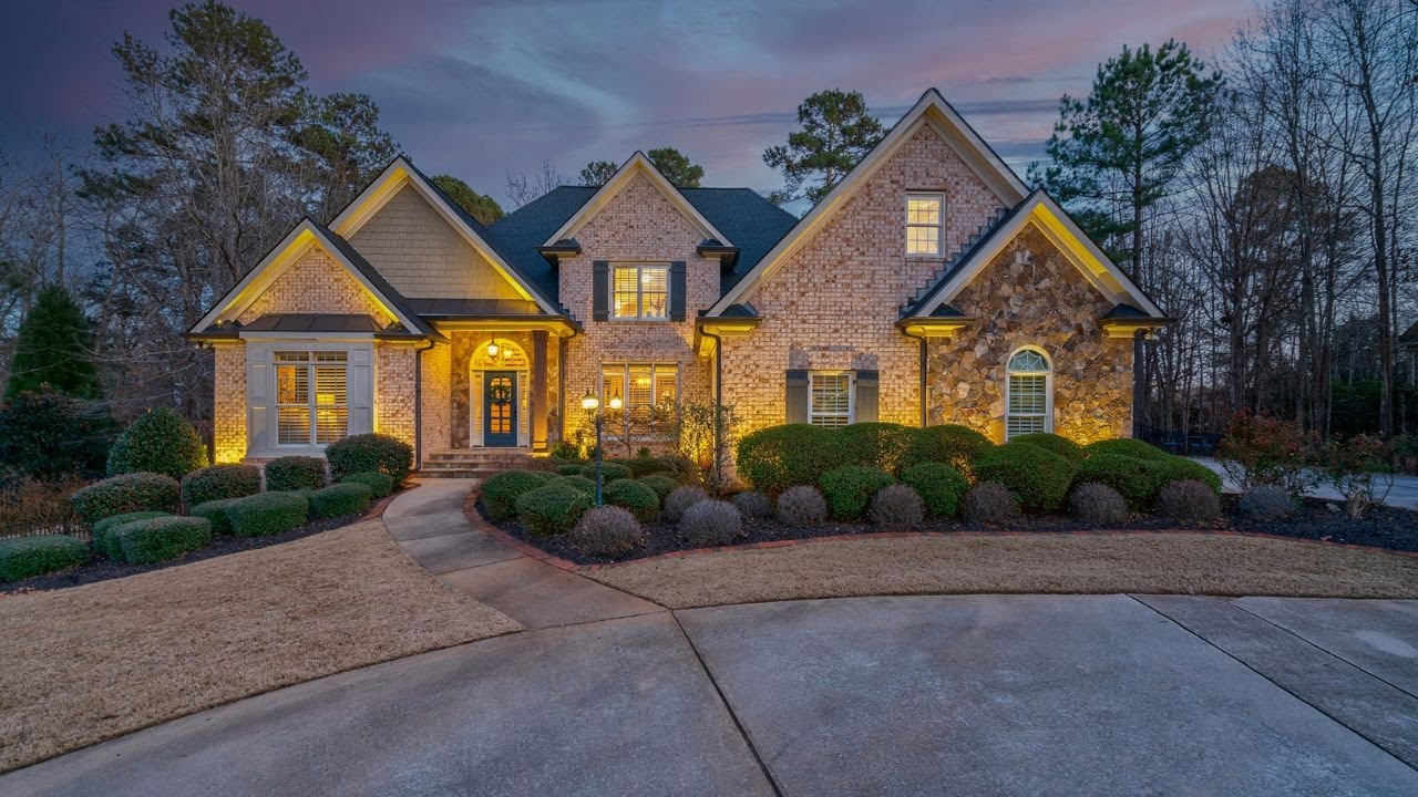 Take A Tour Of This Amazing Georgia Estate! - YouTube