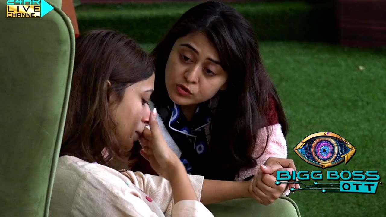BB OTT 2 live Jiya Shankar crying out loud - YouTube