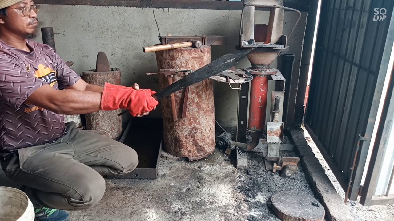 TROY WORKSHOP Making Roman Sword part 2 - YouTube