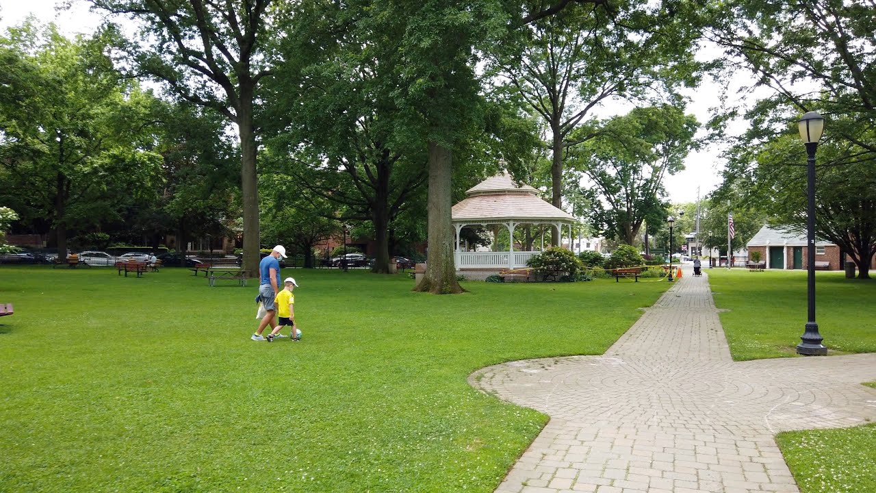 Walking Great Neck Plaza - a small town in Long Island NY [4k] - YouTube