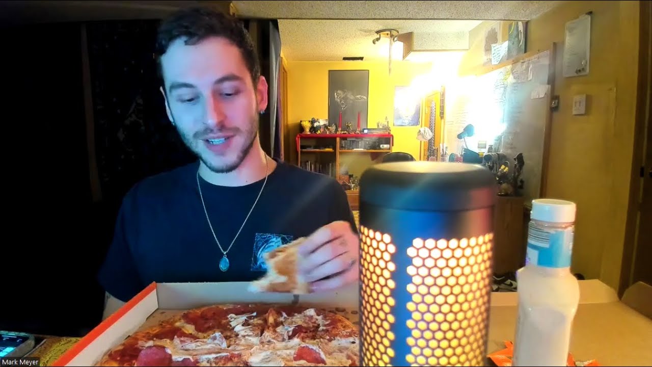 EATING A WHOLE PIZZA *i'm tryna get a big back* - YouTube