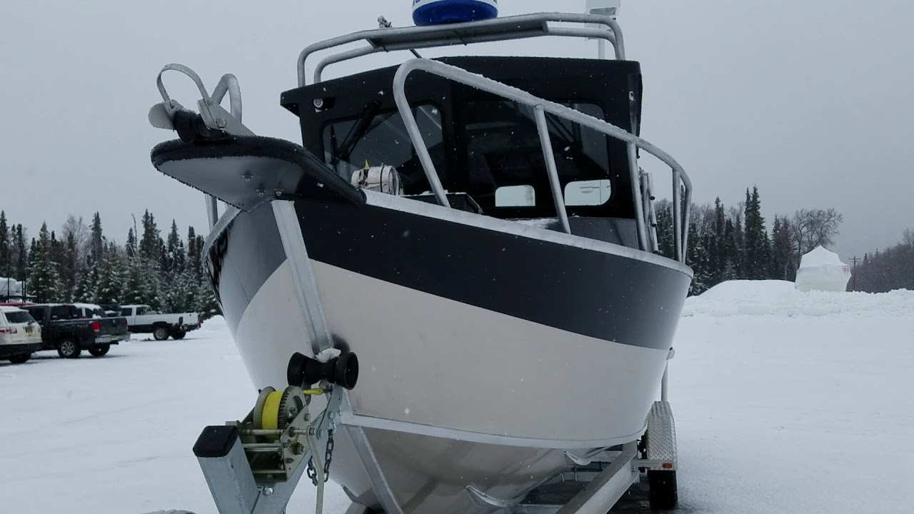 Raider Boats 2019 2484 Voyager - YouTube