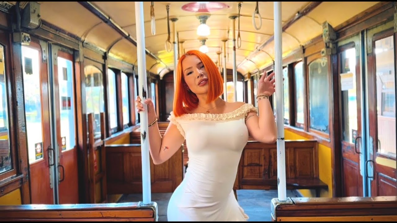 Una Señal - Carli Longoni - Carli Love (Official Video) - YouTube