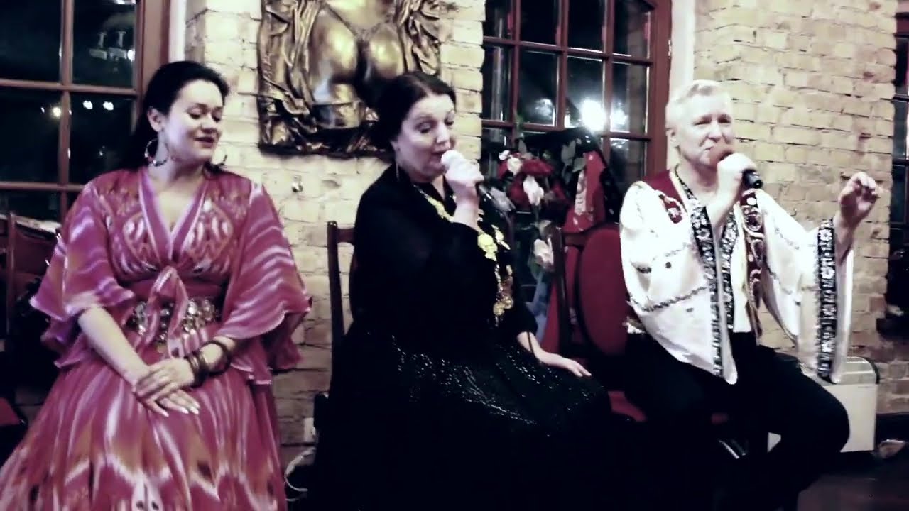 Cyganski Ensemble THAGAR: Iwushki... - YouTube